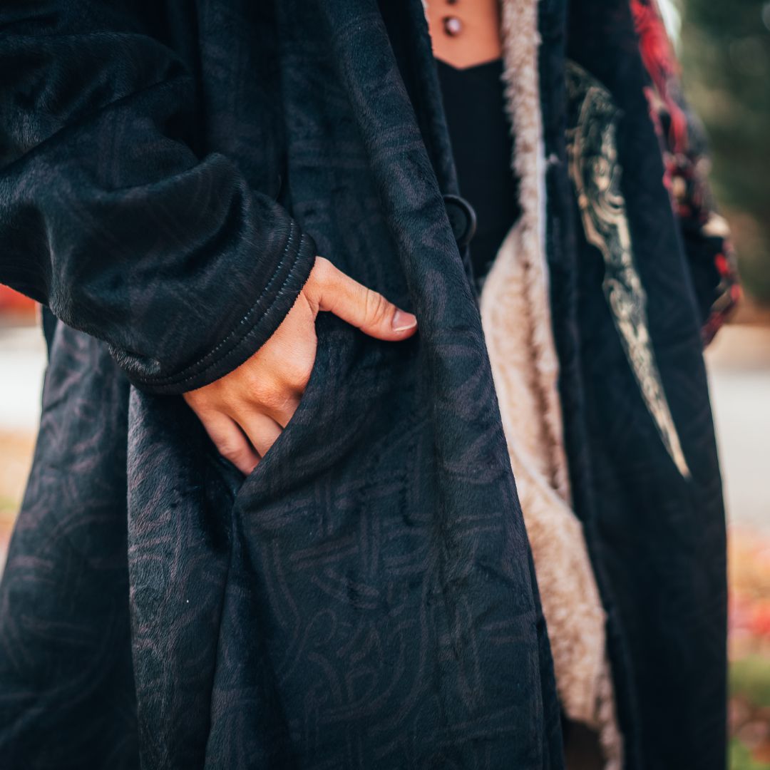 War Raven Cloak – Lunafide