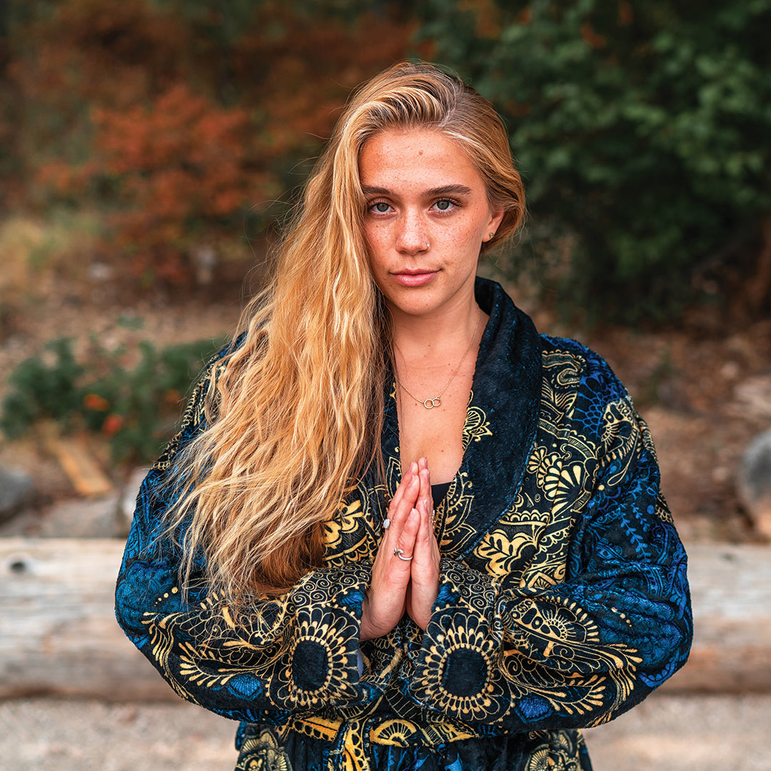 Kali Robe – Lunafide