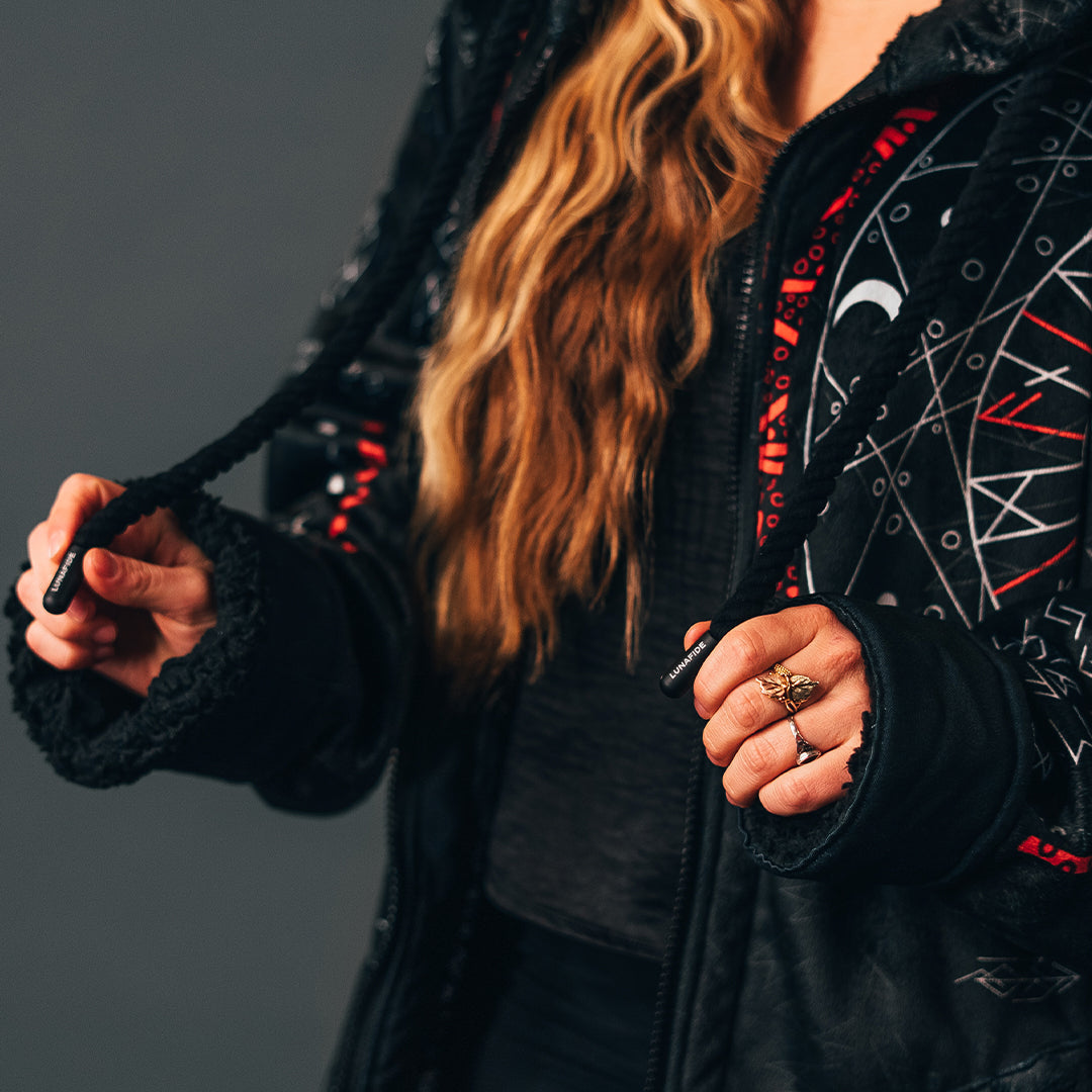 Nine Worlds Ultra Cloak – Lunafide